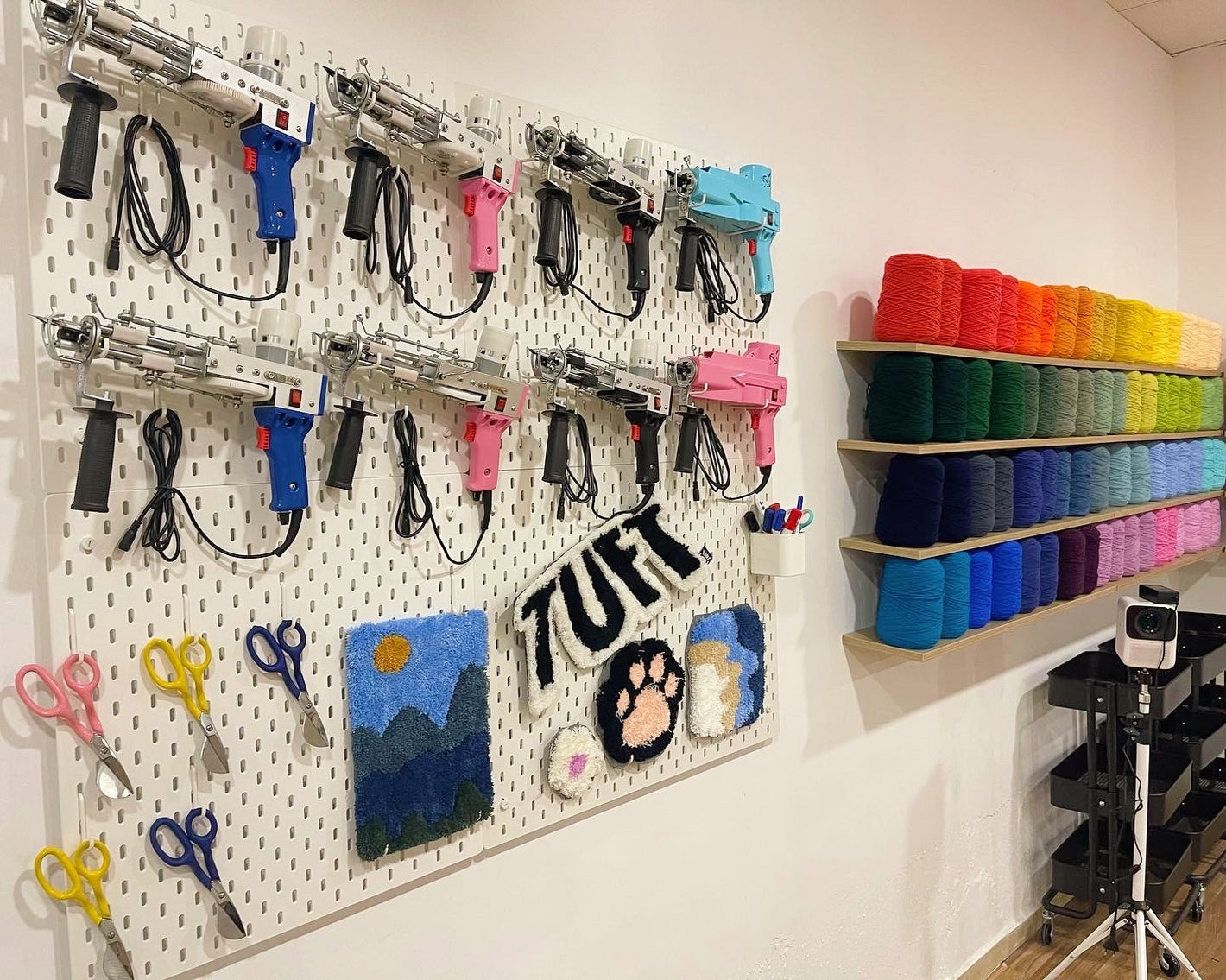 Tuft Spain - Nuestro Tufting Space en Madrid – Tuft Spain (Yuan Yuan Ye ...